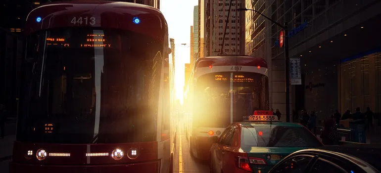Guide through public transportation in Toronto | Professional Movers Canada