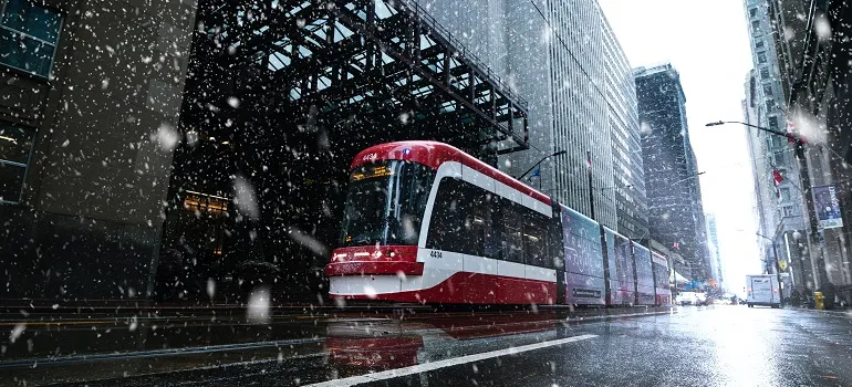 Guide through public transportation in Toronto | Professional Movers Canada
